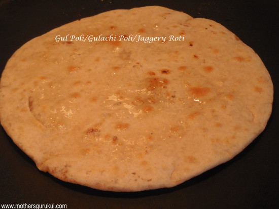Gul Poli/Gulachi Poli/Jaggery Roti - MothersGurukul.com
